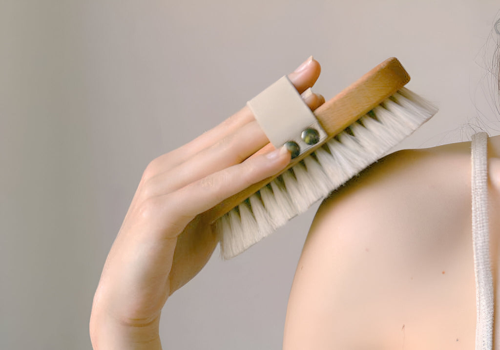 How To Master Dry Brushing For Soft Skin | Go-To Guide | Go-To Skin Care